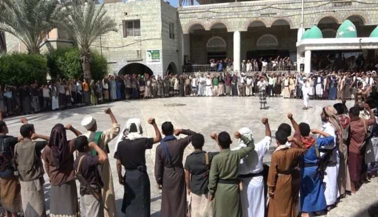 محافظة الحديدة وقفات بمديريات المحافظة تؤكد على استمرار الصمود في وجه